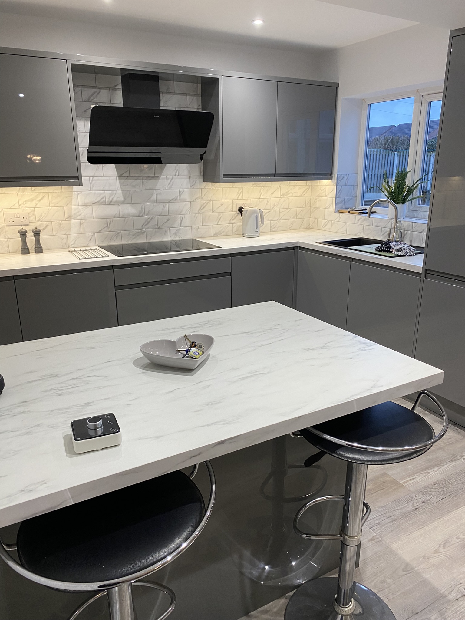 Lucente Gloss Dust Grey | Sheffield Kitchen Outlet